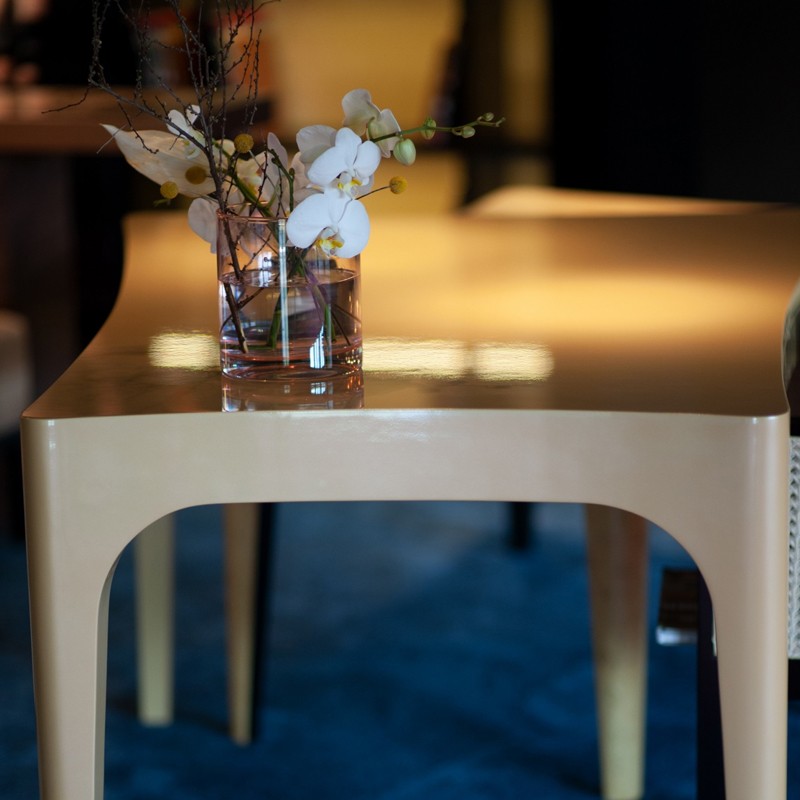 Curve Dining Table | Dining Tables | Arcedior